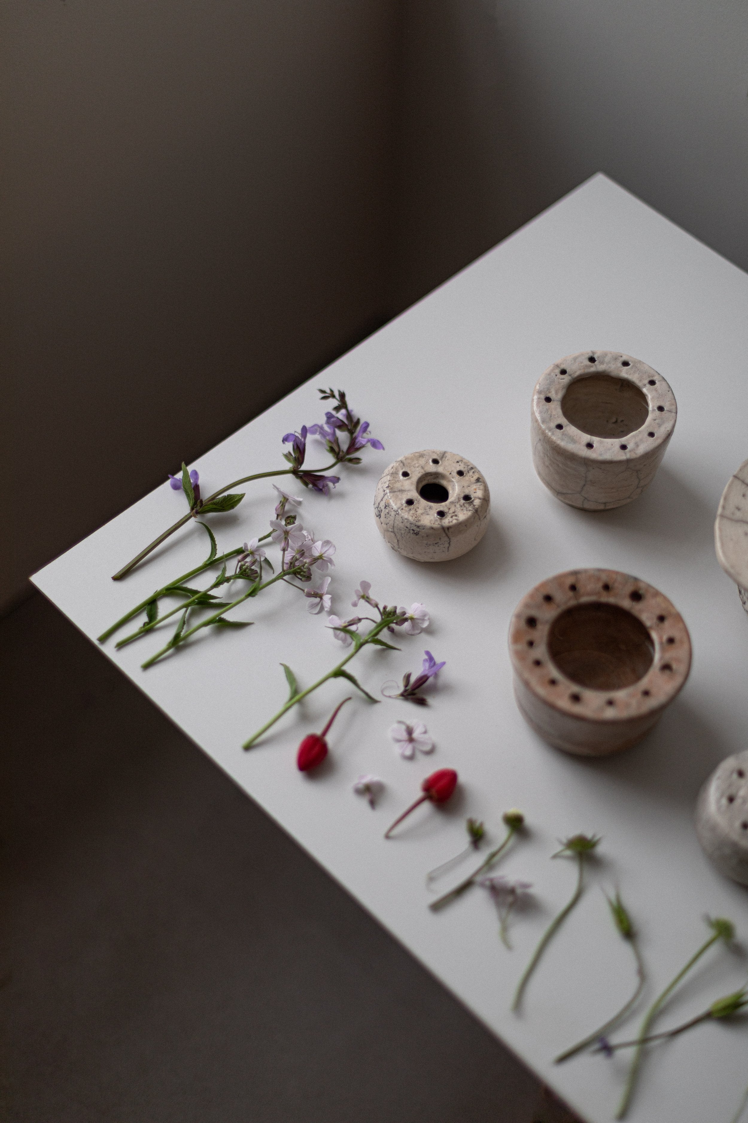 CÉCILE DALADIER - 'Pique-Fleurs' - A New Ceramic Collection – FLOW GALLERY